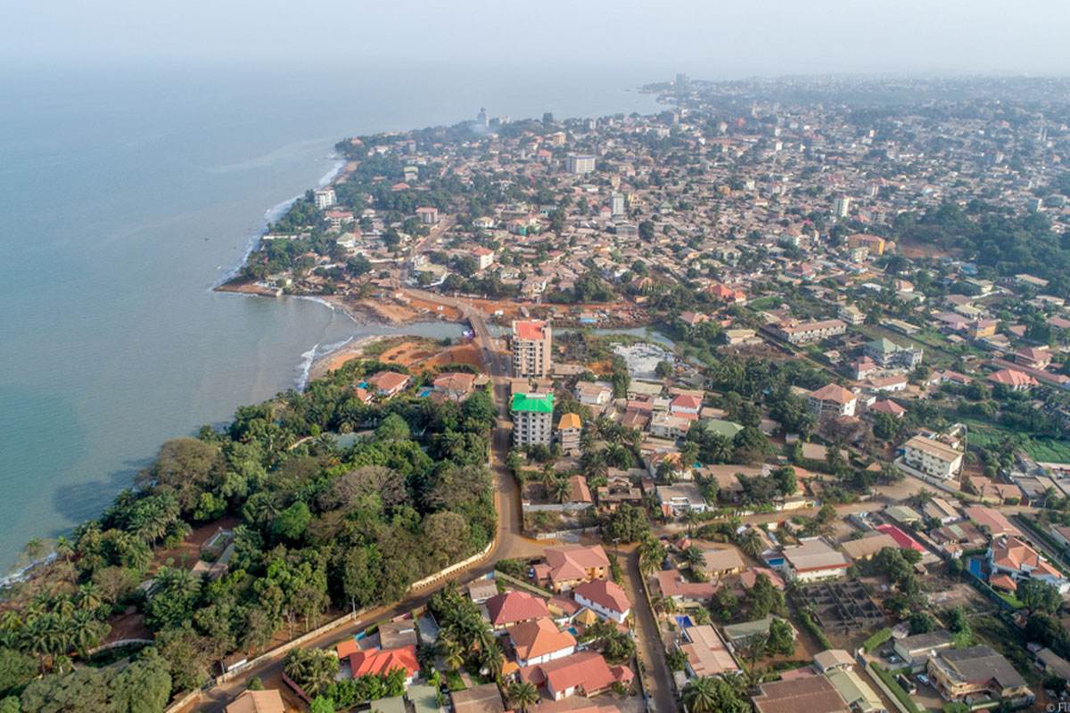 EXPLORING CONAKRY - POCKET TRAVEL