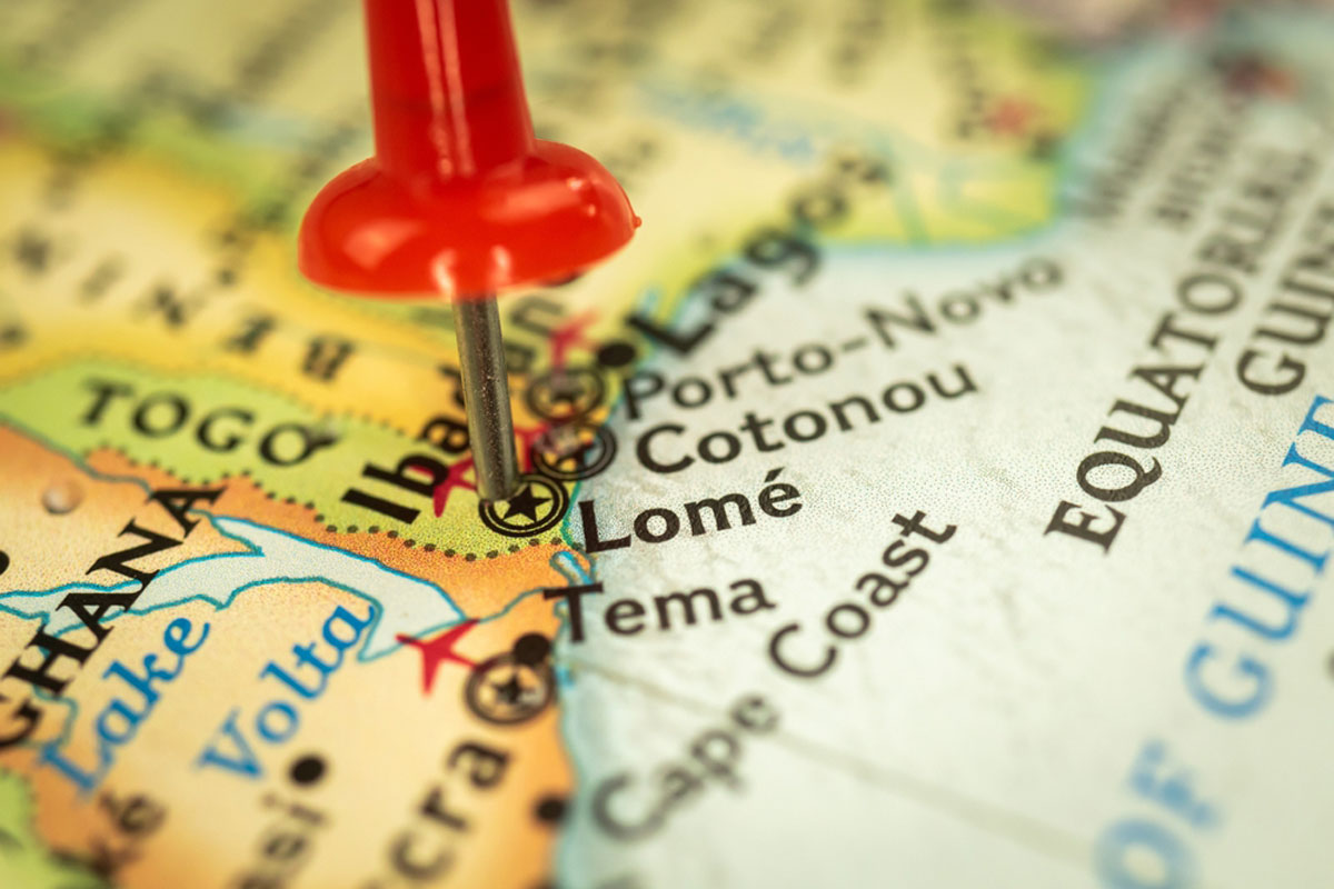 EXPLORING LOMÉ - POCKET TRAVEL
